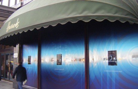 Samsung-Displays: Harrods wirbt transparent mit Crystal Display Systems ...