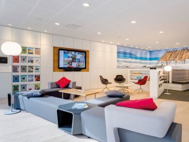 Reisebüros: Wie TUI Touristik neu definiert – Roll Out der TUI Stores ...
