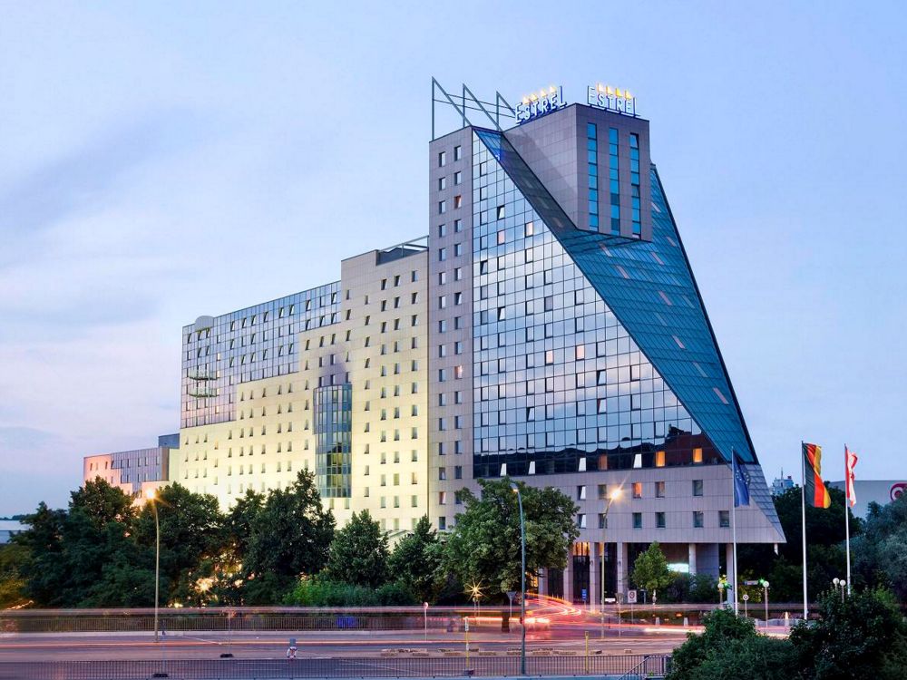 Digital Signage & Hotels: Deutschlands größtes Hotel setzt auf Digital ...