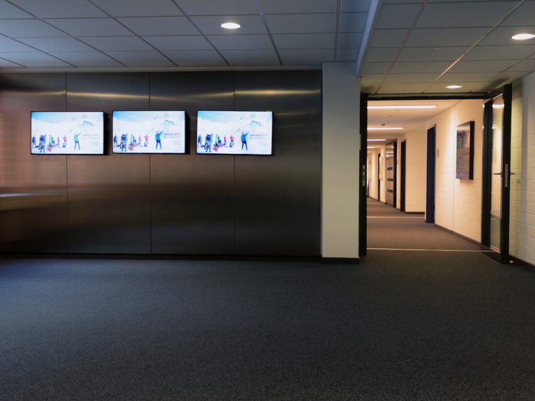 Digital Signage & Corporate: Digital Signage in der Zentrale von ...