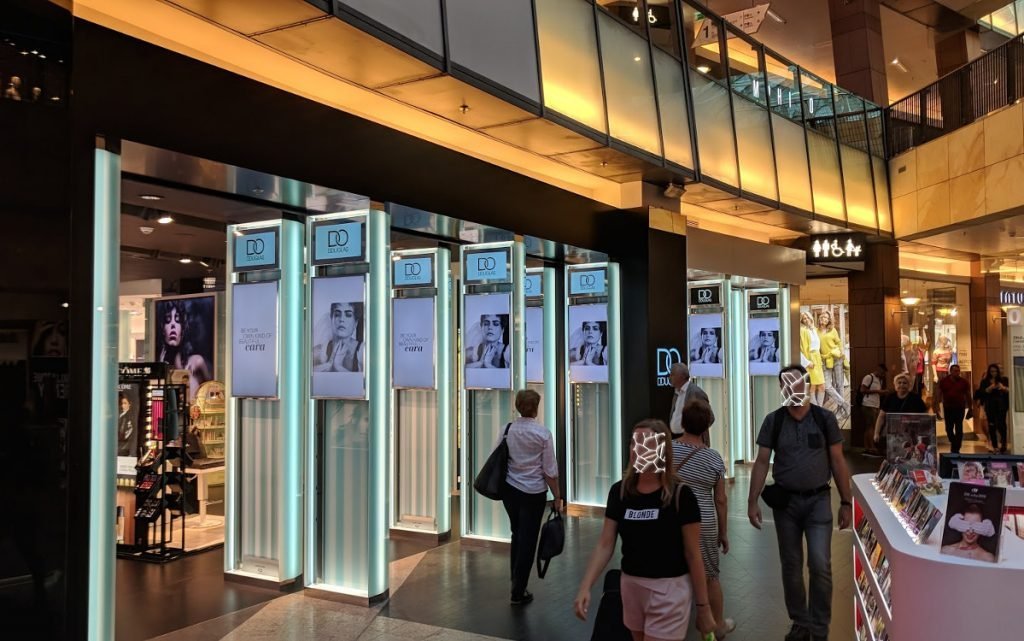 Douglas Storekonzept: Radikal anders – Douglas startet Rollout der ...