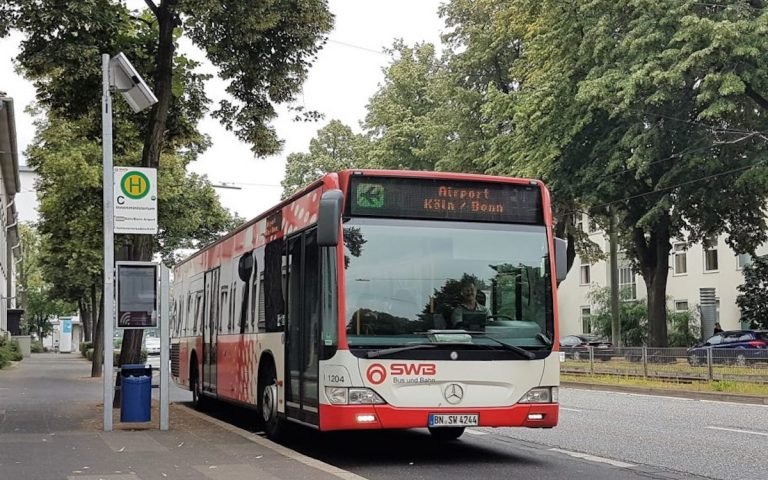Digital Signage & Verkehr: Bonn testet E-Paper-Screens an Haltestellen ...