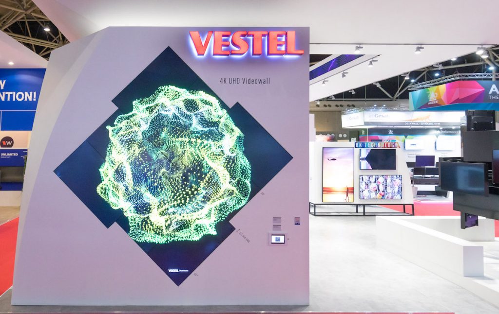 Digital Signage Screens: Vestel mit neuen Serien und Modellen | invidis
