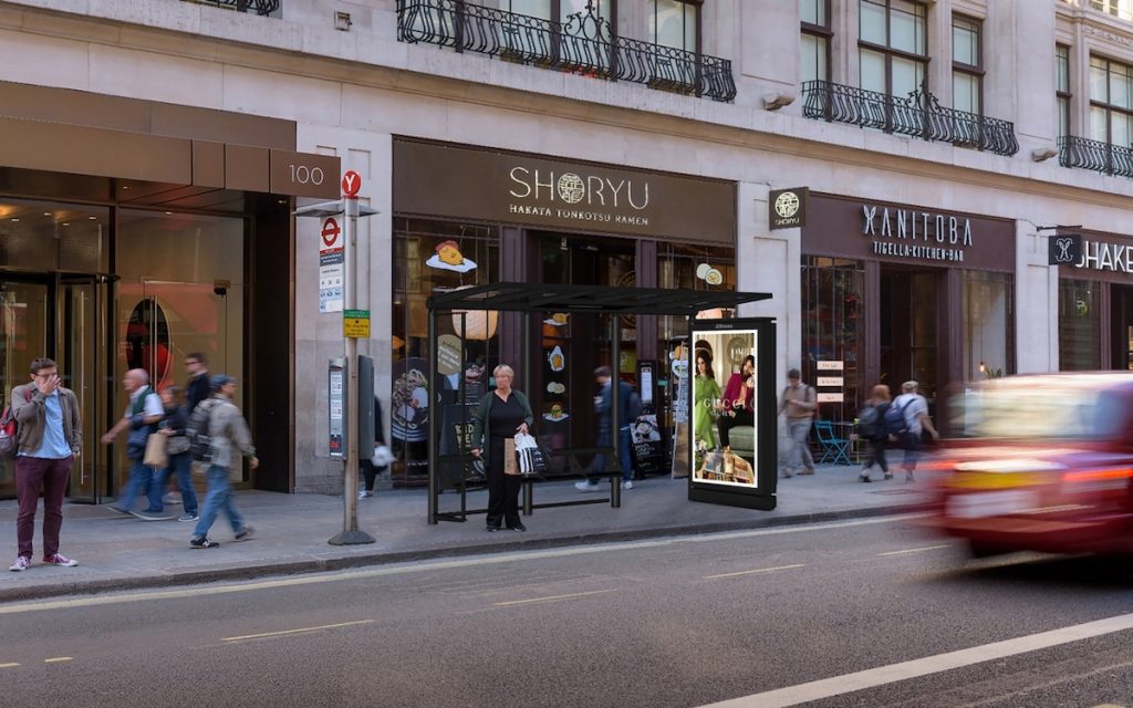 DooH: Das wird das größte DooH-Netz an Bus-Stationen | invidis