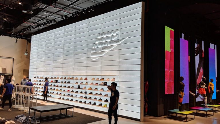 Sportswear: Größter Nike Store im Mittleren Osten | invidis