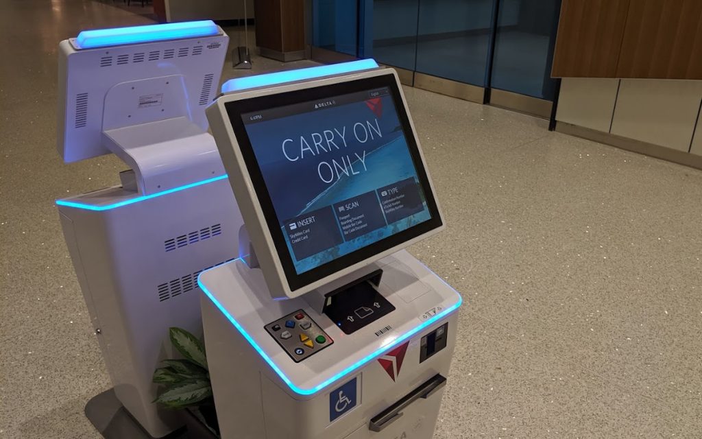 Usability Check-in Kiosk: Touch-Only reicht oft nicht | invidis