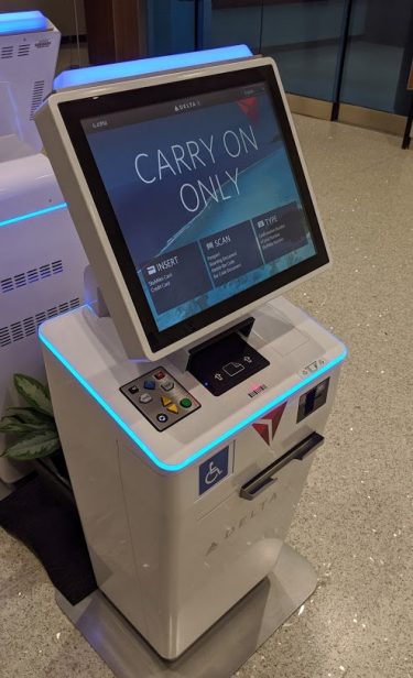 Usability Check-in Kiosk: Touch-Only reicht oft nicht | invidis