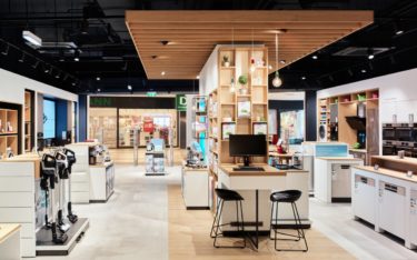 Digital trifft Retail: Smarte Signage im neuen Bosch-Store | invidis