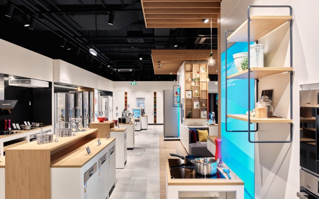 Digital trifft Retail: Smarte Signage im neuen Bosch-Store | invidis