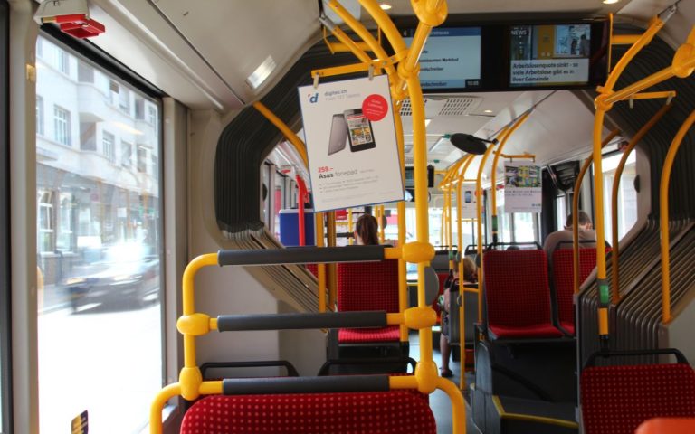 OoH Schweiz: APG|SGA vermarktet 1.600 PostAuto-Fahrzeuge | invidis