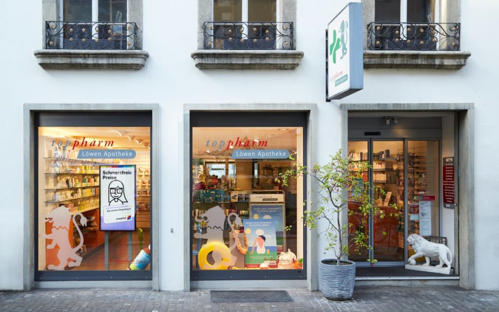 TopPharm: Intelligentes DooH-Netzwerk für 120 Schweizer Apotheken | invidis