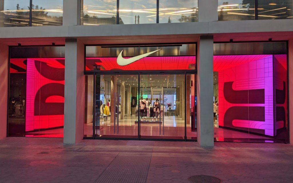 Nike Store: Laufschuhe im Control Room | invidis