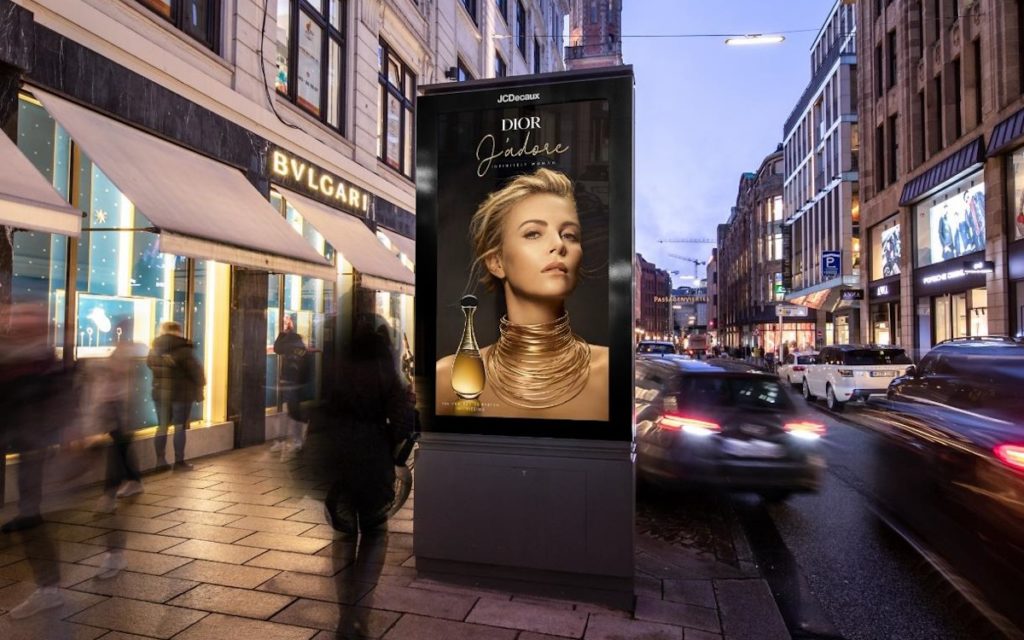 DooH: JC Decaux verdoppelt DooH-Umsätze in Q1/22 | invidis