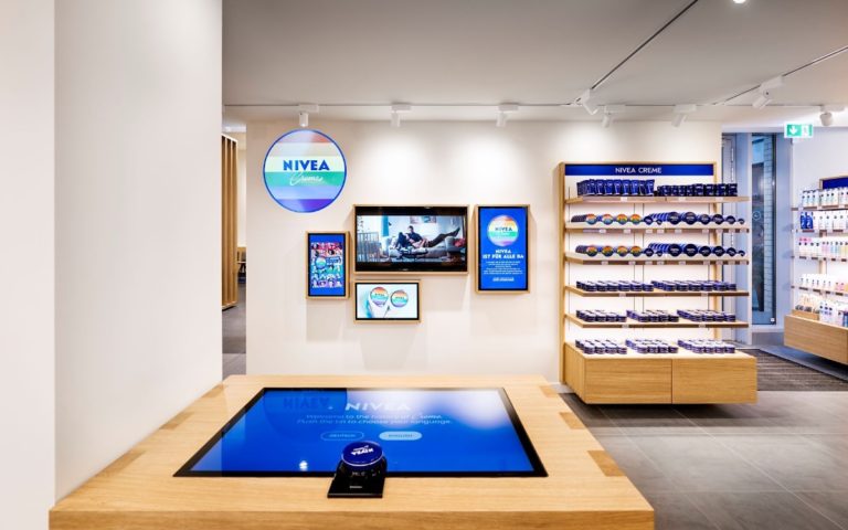 invidis | Magazin für Digital Signage, DooH & Smart City