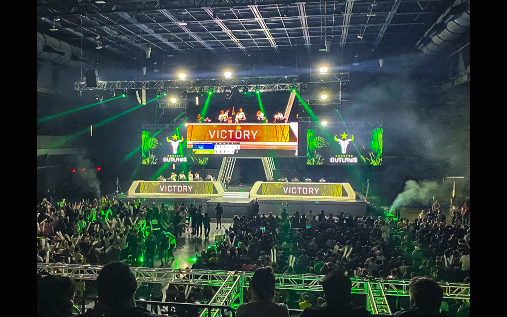 E-Sports: Gaming-Arena mit LED und Tesla-Spulen | invidis