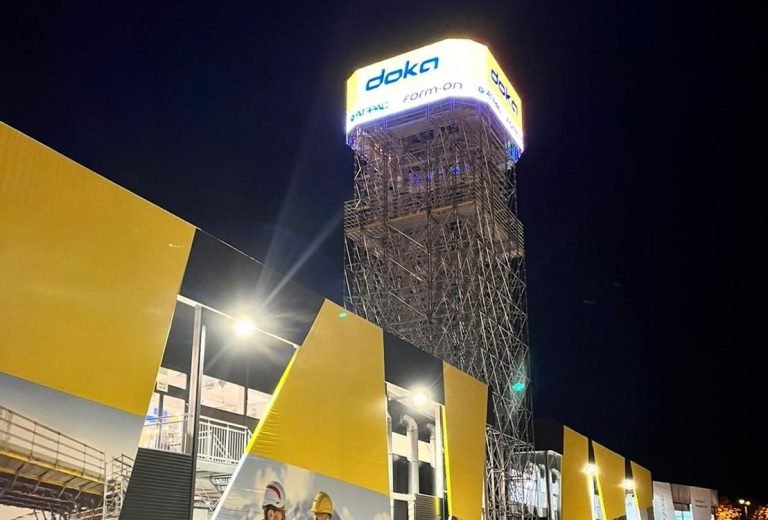 Bauma 2022: Doka und Umdasch bringen DooH auf die Baustelle | invidis