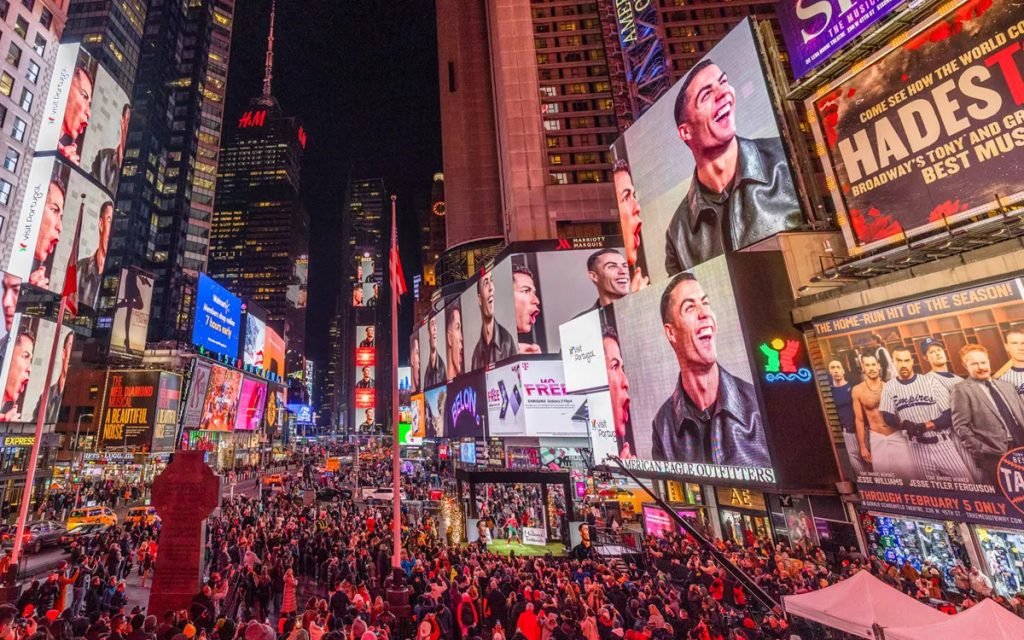DooH: Cristiano Ronaldo übernimmt Times Square | invidis