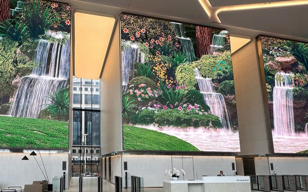 Lobby Signage: Salesforce setzt neuen LED-Rekord | invidis