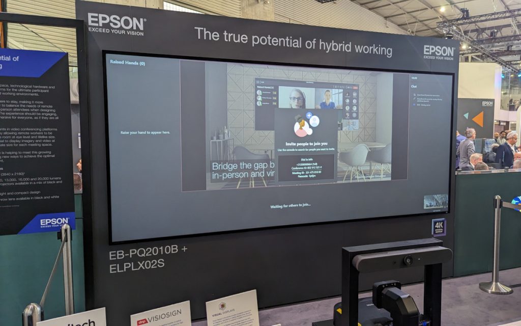 ISE 2023: Epson stellt EB-PQ2000-Projektoren vor | invidis
