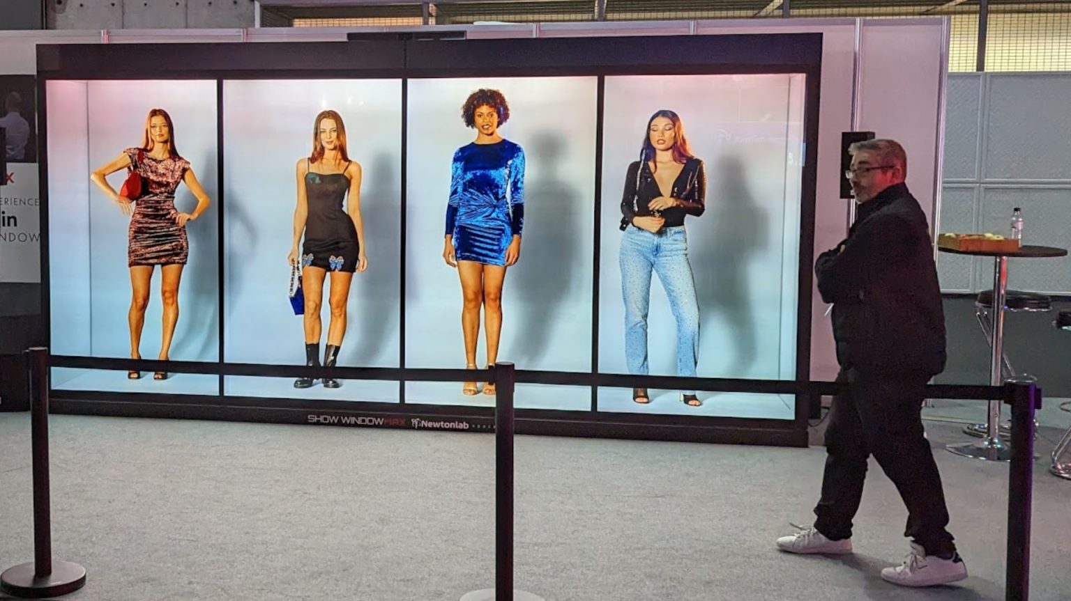 Hologramme: Accenture investiert in 3D Digital Signage | invidis
