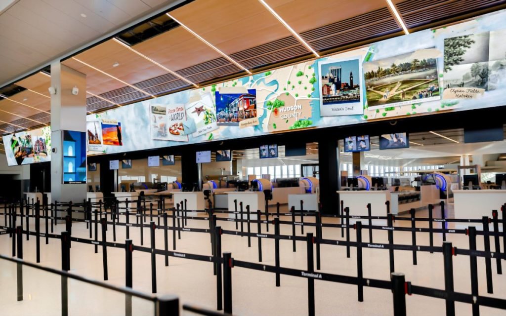 EWR Airport: Massive Signage-Modernisierung | invidis