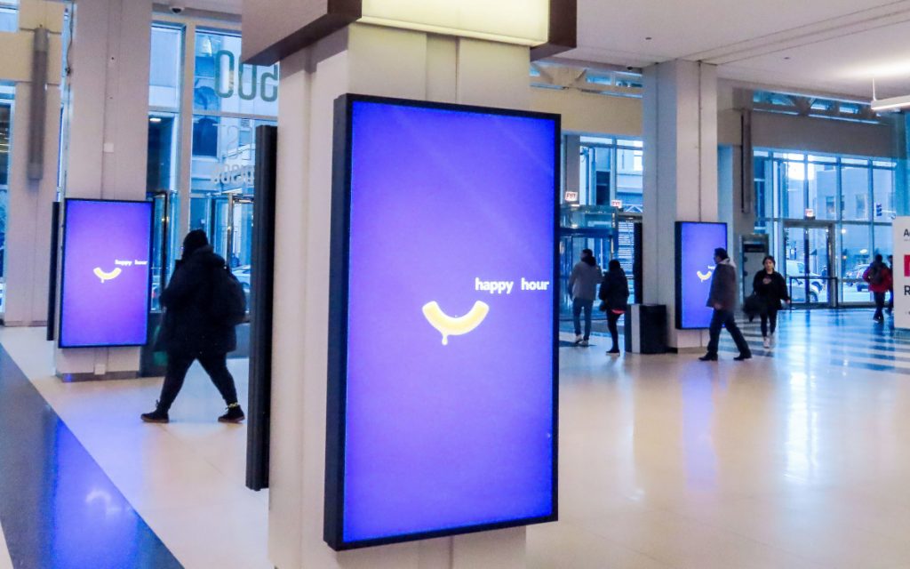 Clear Channel Chicago: DooH-Makeover für Verkehrs-Hotspot | invidis