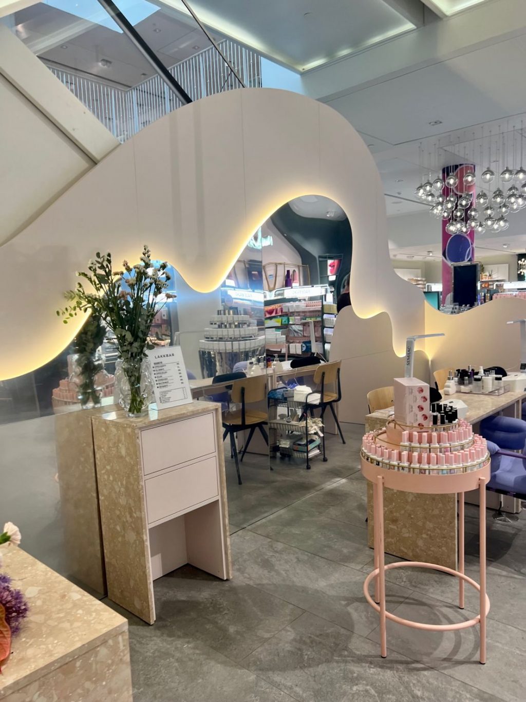 Retail: H&M öffnet eigene Beauty-Flagships | invidis