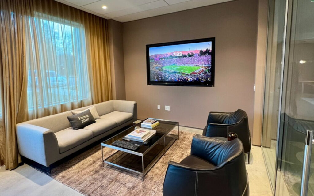 Workplace Experience Center: PMC Commercial Interiors nutzt Avocor ...