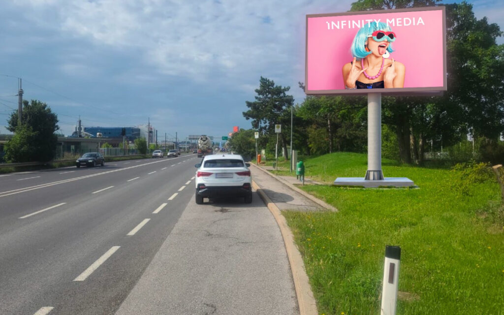 DooH: Neuer Triple-Screen in Wien | invidis