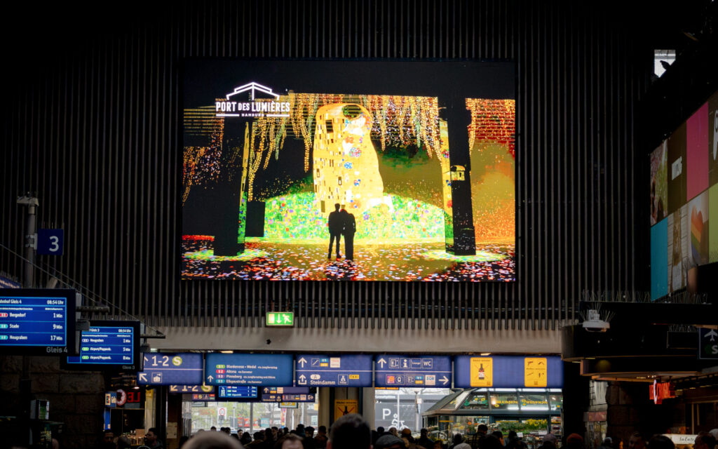 Westfield Hamburg: Projektions-Space öffnet mit DooH-Power | invidis